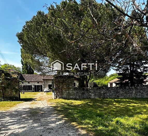 Maison à vendre - Bonneville-et-Saint-Avit-de-Fumadières - 10 pièces - 5 chambres