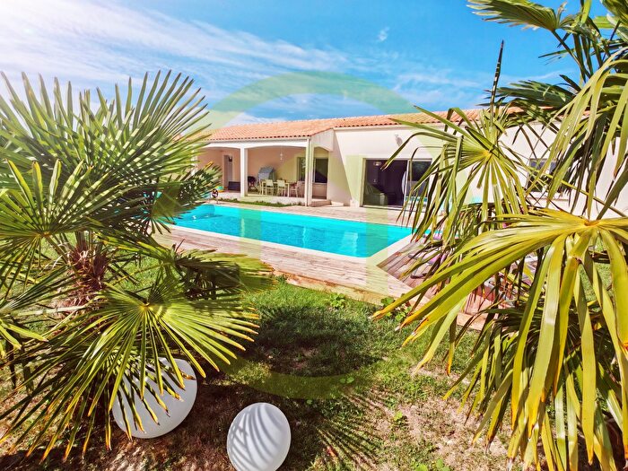 Maison à vendre - Échillais - 6 pièces - 3 chambres