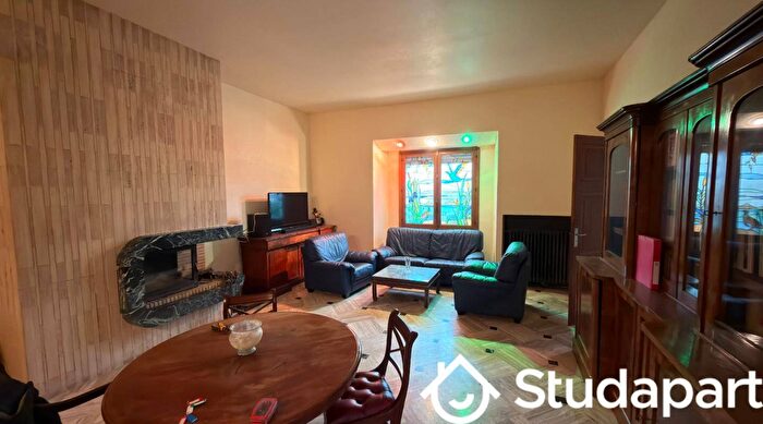 Appartement à louer - Aguado, Évry-Courcouronnes - 1 pièce - 8 chambres