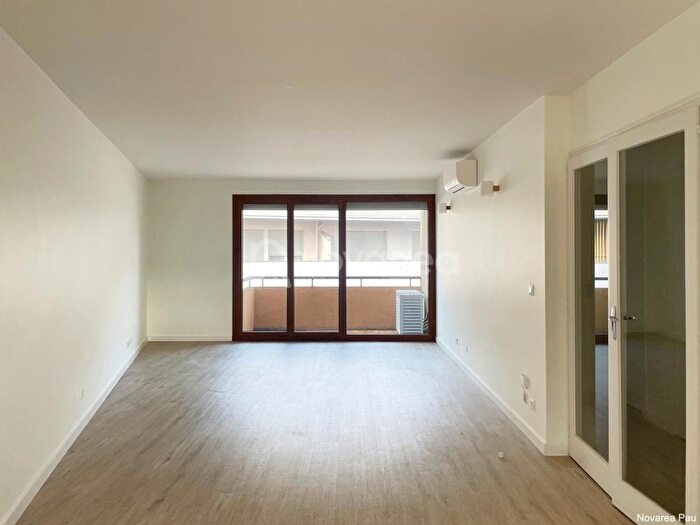 Appartement à louer - Pau, Centre-ville - 2 pièces - 1 chambre