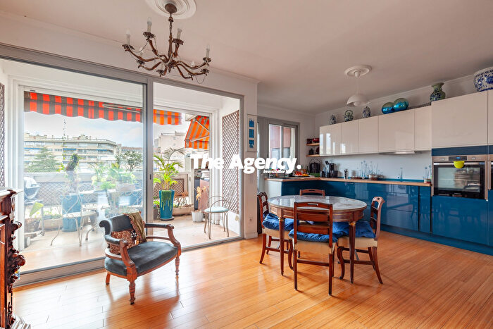 Appartement à vendre - Marseille e , Perier - 4 pièces - 3 chambres