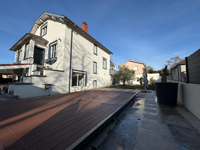 Maison à vendre - Feyzin - 8 pièces - 4 chambres