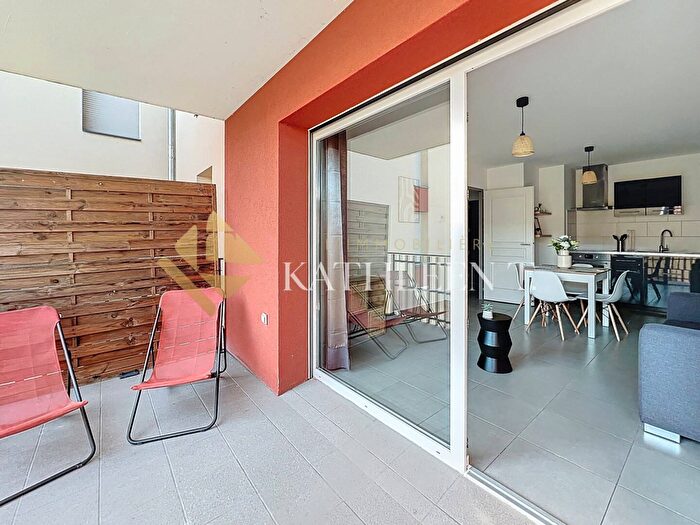 Appartement à louer - Bourgoin-Jallieu - 2 pièces - 1 chambre