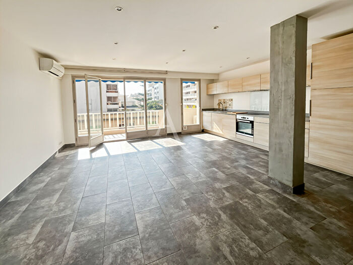 Appartement à louer - Le Cannet, Bas Cannet - 2 pièces - 1 chambre