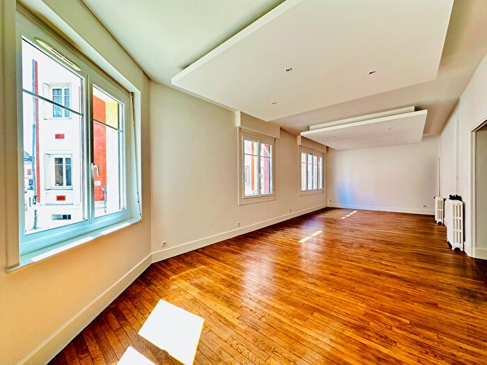 Maisons à vendre et appartements à louer - 1