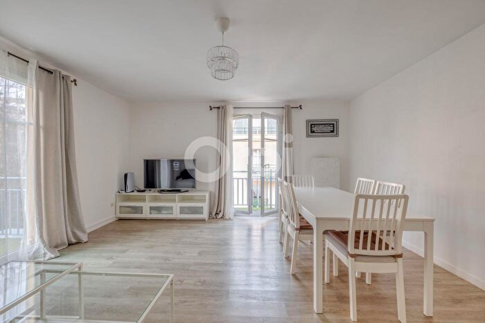 Appartement à vendre - Chessy - 5 pièces - 4 chambres