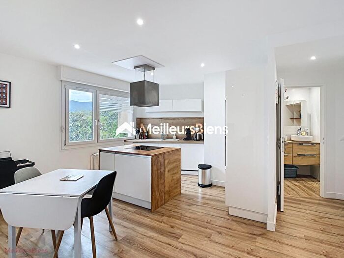 Appartement à vendre - Chambéry, Centre-ville - 3 pièces - 2 chambres