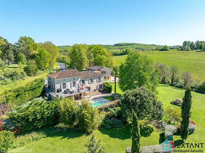 Maison à vendre - Beaumont-du-Périgord - 12 pièces - 7 chambres