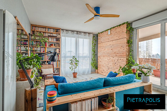 Appartement à vendre - Lyon e  - 3 pièces - 2 chambres