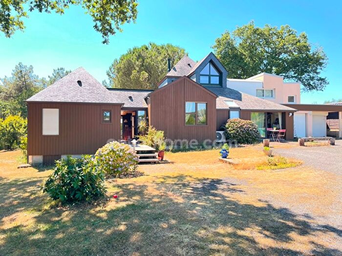 Saint-Martin-sur-Oust : Maison 6 pièces à vendre
