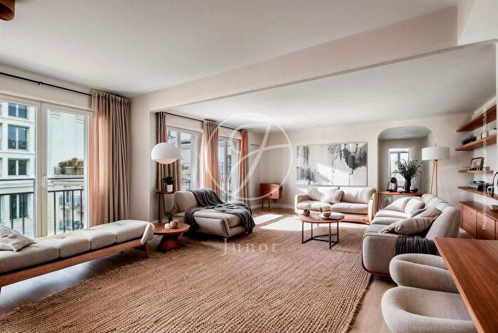 Appartement à vendre - Paris e , Barbès, Château Rouge - 6 pièces - 4 chambres