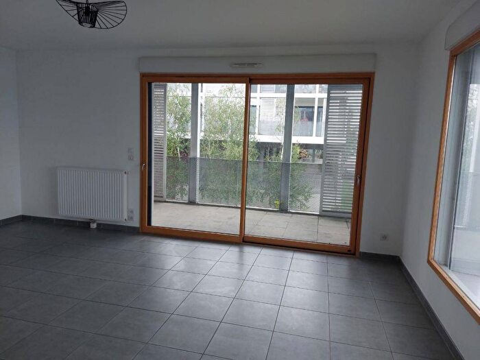 Zone Industrielle Quatre Pavillons-La Gardette, Lormont : Appartement 4 pièces à louer