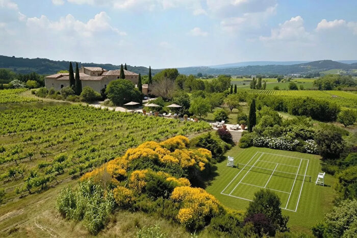 Maison à vendre - Bonnieux - 12 pièces - 9 chambres