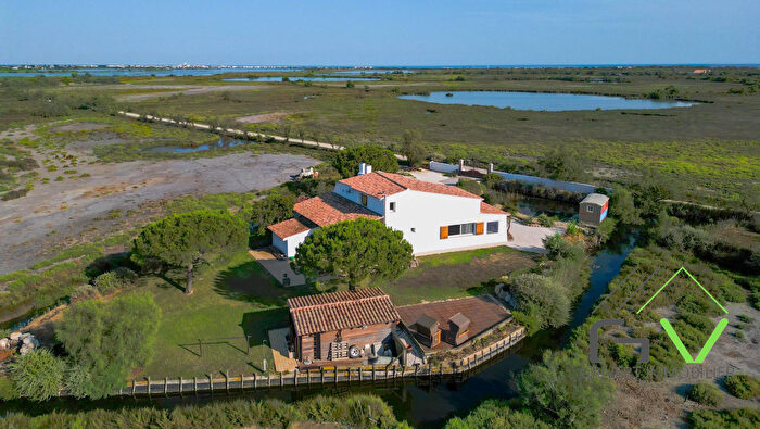 Maison à vendre - Saintes-Maries-de-la-Mer - 7 pièces - 3 chambres