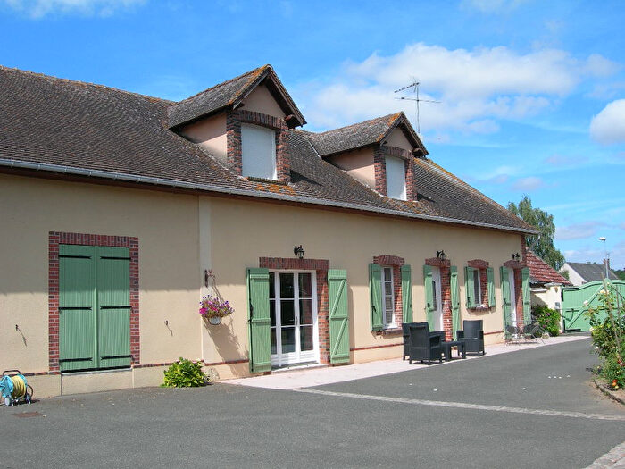 Maison à vendre - Thivars - 8 pièces - 5 chambres