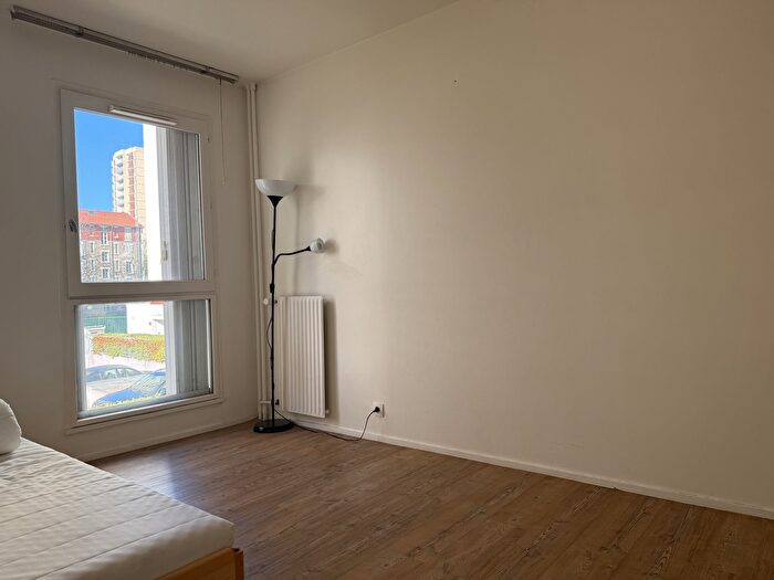 Appartement à louer - Saint-Denis, Delaunay, Belleville - 3 pièces - 2 chambres