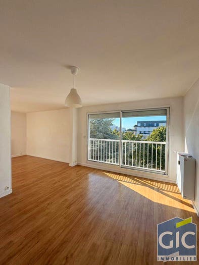 Haute Folie-Centre Ville, Hérouville-Saint-Clair : Appartement 3 pièces à louer