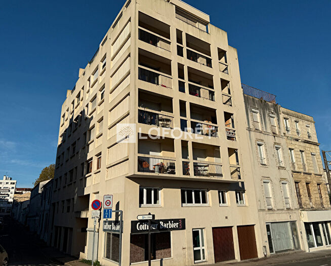 Appartement à vendre - Saintes, Centre-ville - 2 pièces - 1 chambre