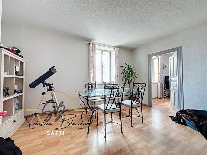 Appartement à vendre - Châtillon-en-Michaille - 4 pièces - 2 chambres