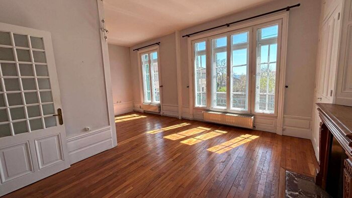 Appartement à louer - Chazelles-sur-Lyon - 4 pièces - 2 chambres