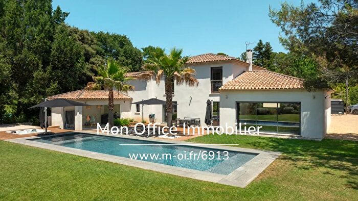 Maison 5 pièces à Aix-en-Provence, Puyricard, Célony, à vendre