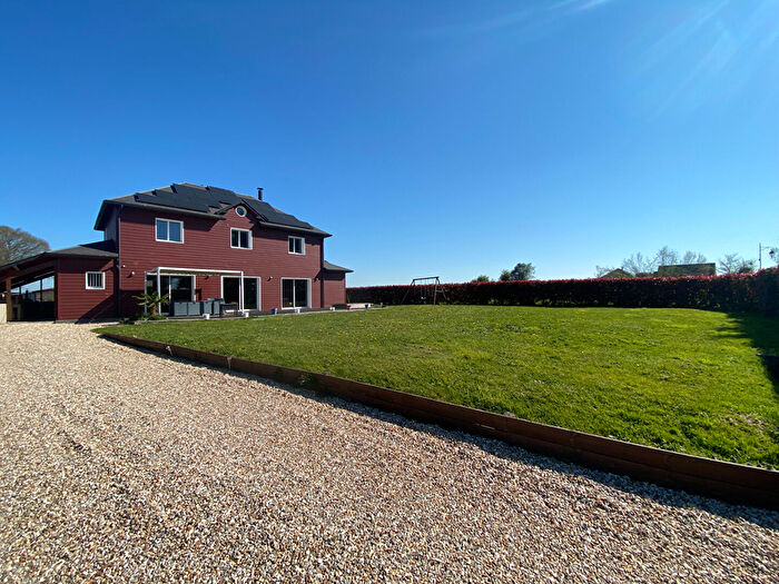 Maison à vendre - La Neuville-du-Bosc - 8 pièces - 6 chambres