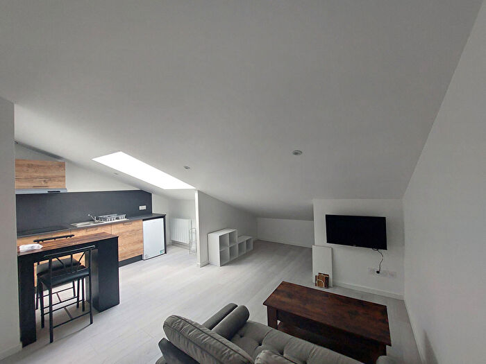 Appartement à louer - Saint-Jean-dAngély - 1 pièce