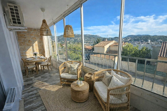 Appartement à vendre - Ollioules, Saint-Joseph, Gare - 3 pièces - 2 chambres