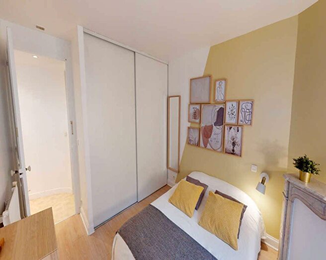 Appartement à louer - Saint Philippe du Roule, Paris ème arrondissement - 4 pièces - 4 chambres