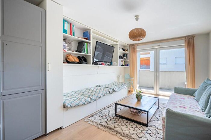 Appartement 2 pièces à vendre - Les Mureaux, Centre-ville