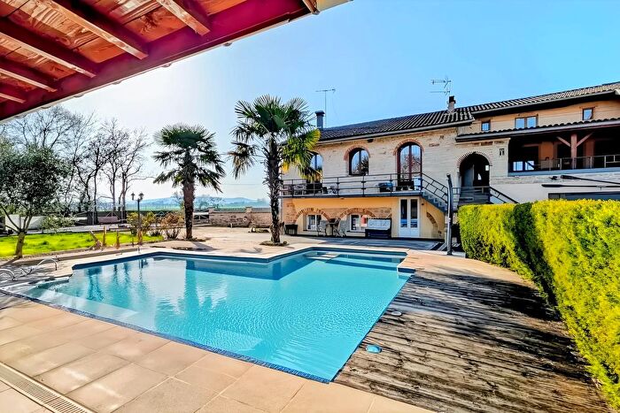 Maison à vendre - Uchizy - 8 pièces - 5 chambres