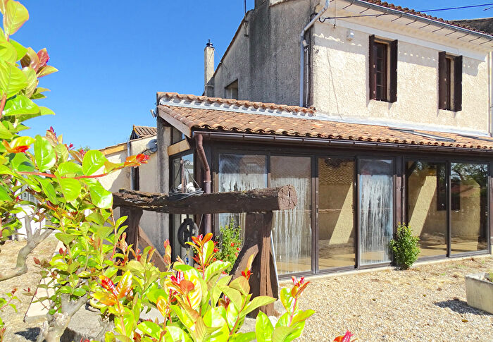 Maison à vendre - Saint-Ciers-de-Canesse - 5 pièces - 4 chambres