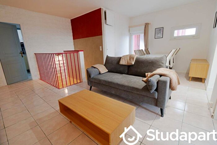 Appartement à louer - Croix Blanche-Plein Ciel-Nord Est, Le Mée-sur-Seine - 1 pièce - 1 chambre