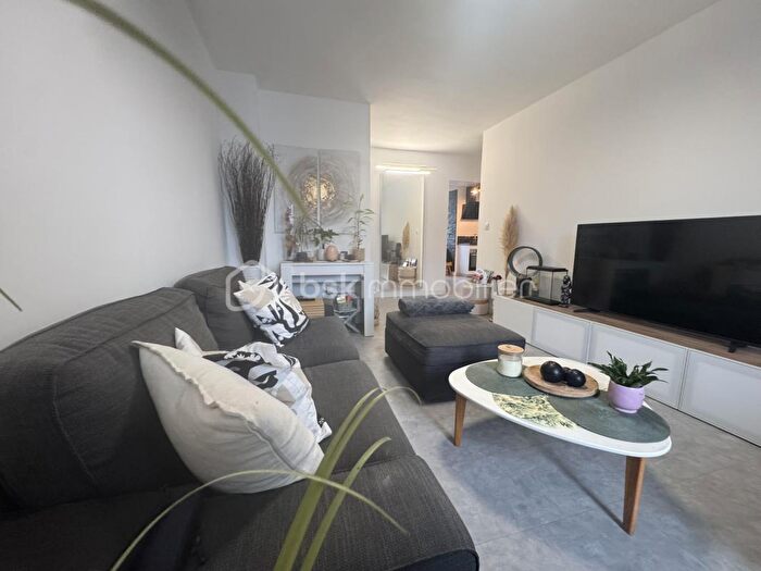 Appartement à vendre - Échirolles, Centre-ville - 4 pièces - 3 chambres