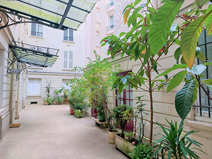 Appartement à louer - Paris e , Chaillot - 5 pièces - 2 chambres