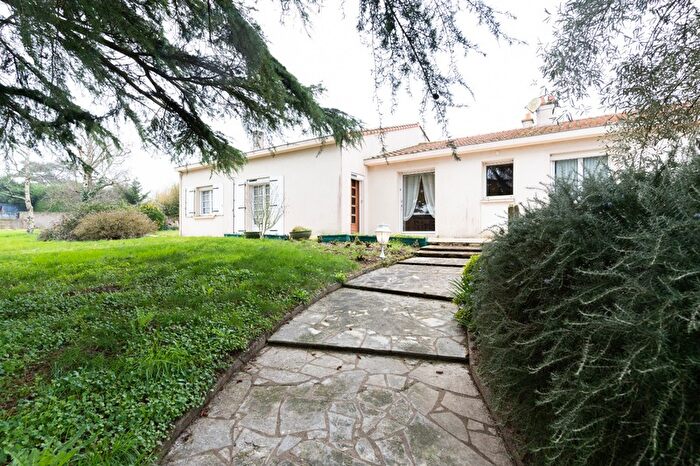 Maison à vendre - La Bruffière - 10 pièces - 4 chambres