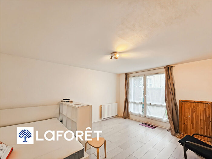 Appartement à louer - Évry, Les Epinettes - 1 pièce