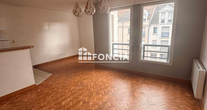 Centre, Maisons-Laffitte : Appartement 3 pièces à louer