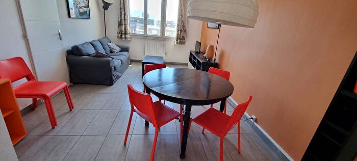 Appartement 4 pièces à Championnet-Caserne de Bonne, Grenoble, à louer