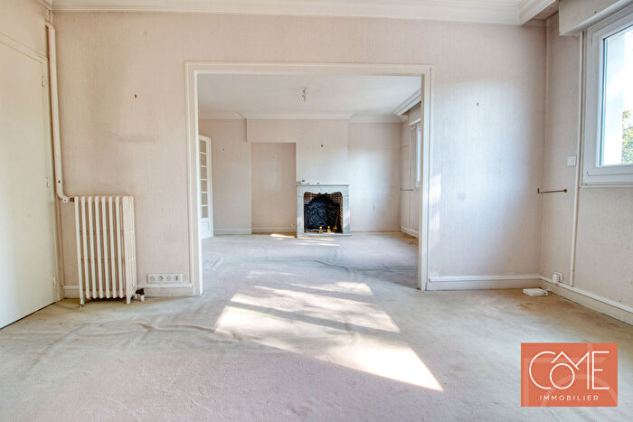 Appartement 3 pièces à Quartiers Centre, Colombier, à vendre