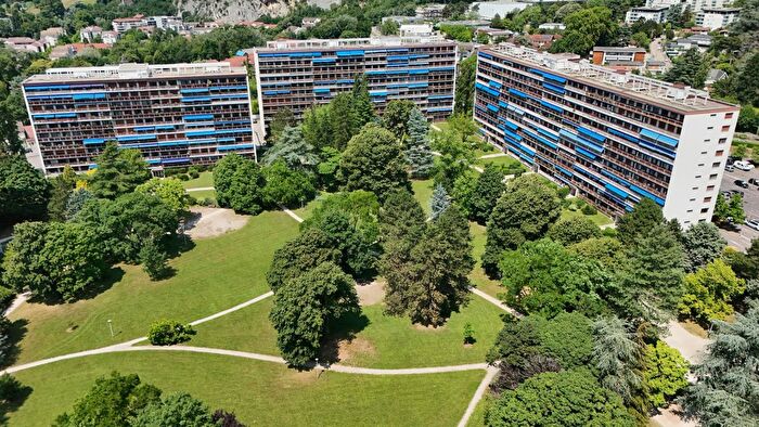 Appartement à vendre - Saint-Égrève, Barnave - 5 pièces - 3 chambres