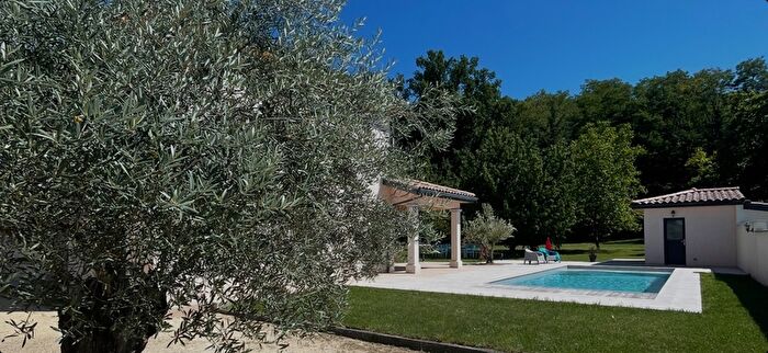 Maison 6 pièces à Saint-Bonnet-de-Mure, à vendre