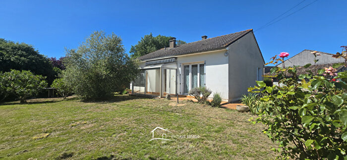 Maison 5 pièces à Lusignan, à vendre