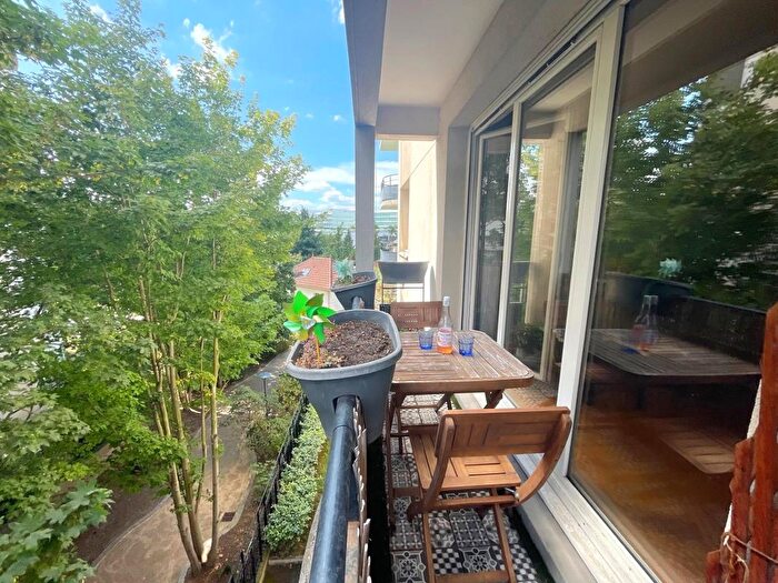 Appartement 3 pièces à Courbevoie, Faubourg de l'Arche, à vendre