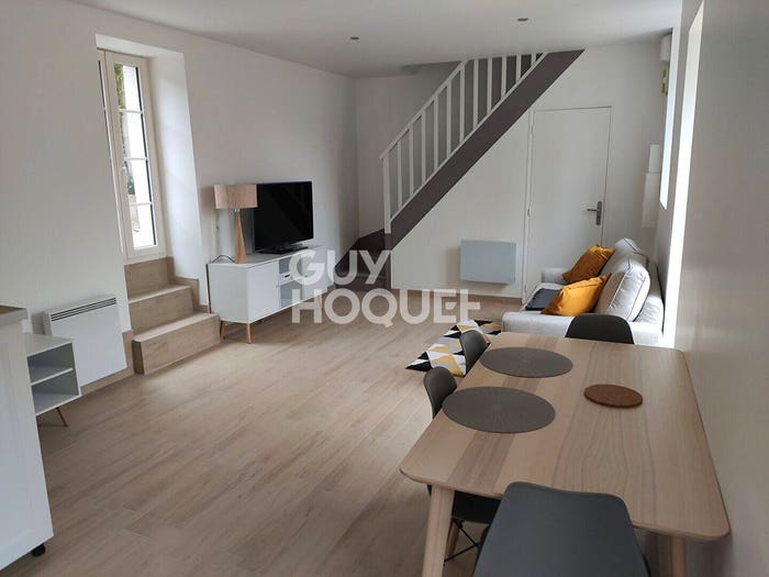 Maison 3 pièces à louer à Mont-l'Évêque