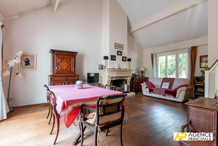Maison 5 pièces à vendre à Le Mesnil-le-Roi