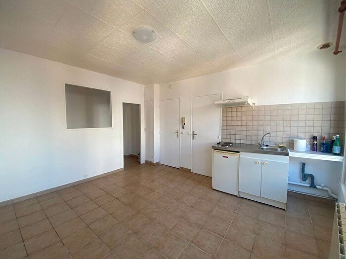 Appartement 1 pièce à Rive Droite-Apport Paris Gare, Corbeil-Essonnes, à louer