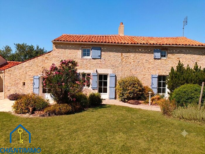 Maison 7 pièces à vendre à Sainte-Hermine