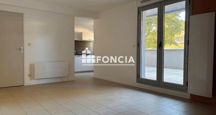 Sainte Marie Ouest, Oloron-Sainte-Marie : Appartement 2 pièces à louer