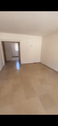 Esplanade, Nîmes : Appartement 3 pièces à louer